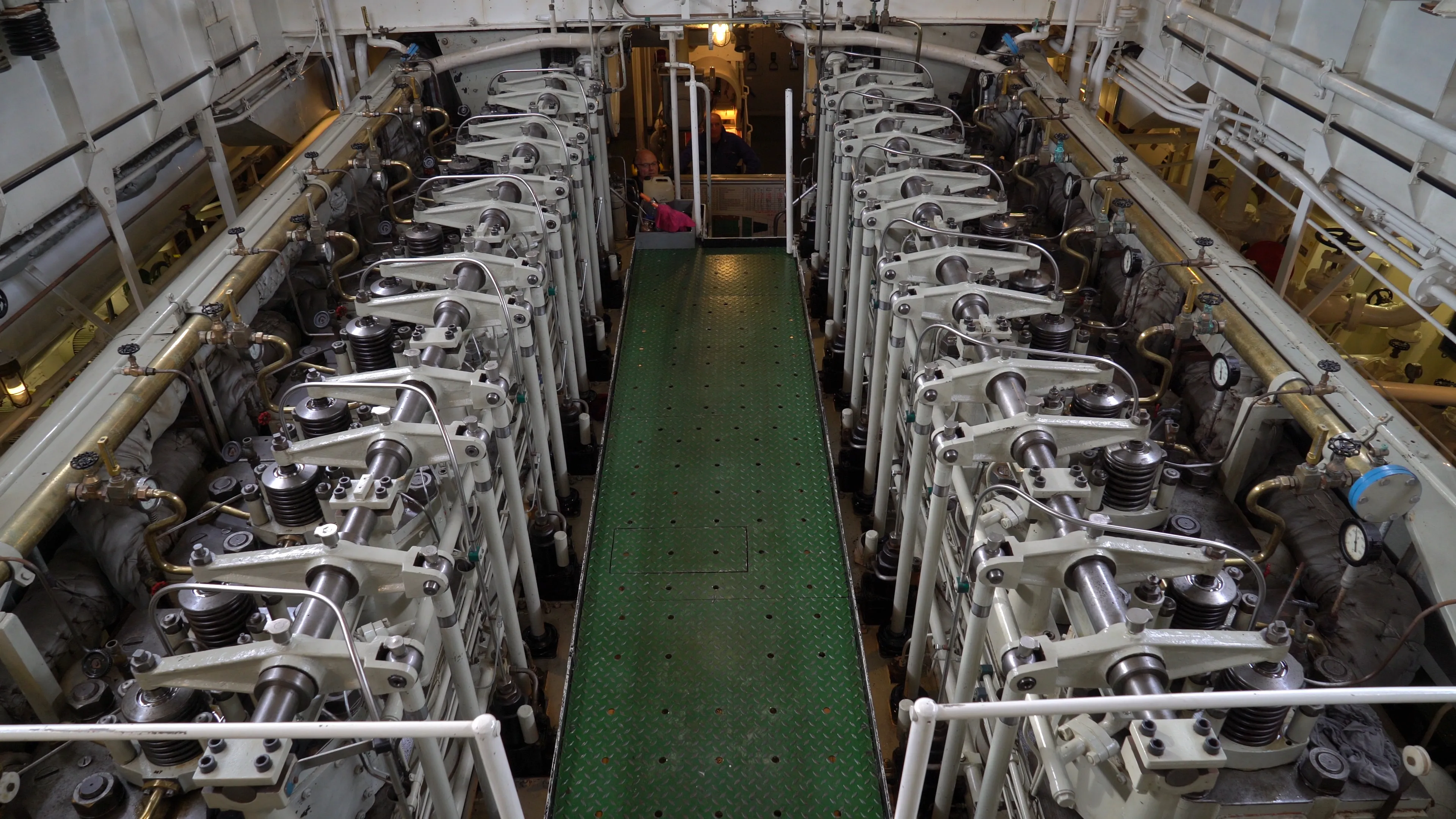 engine rooms | shipvideos.net