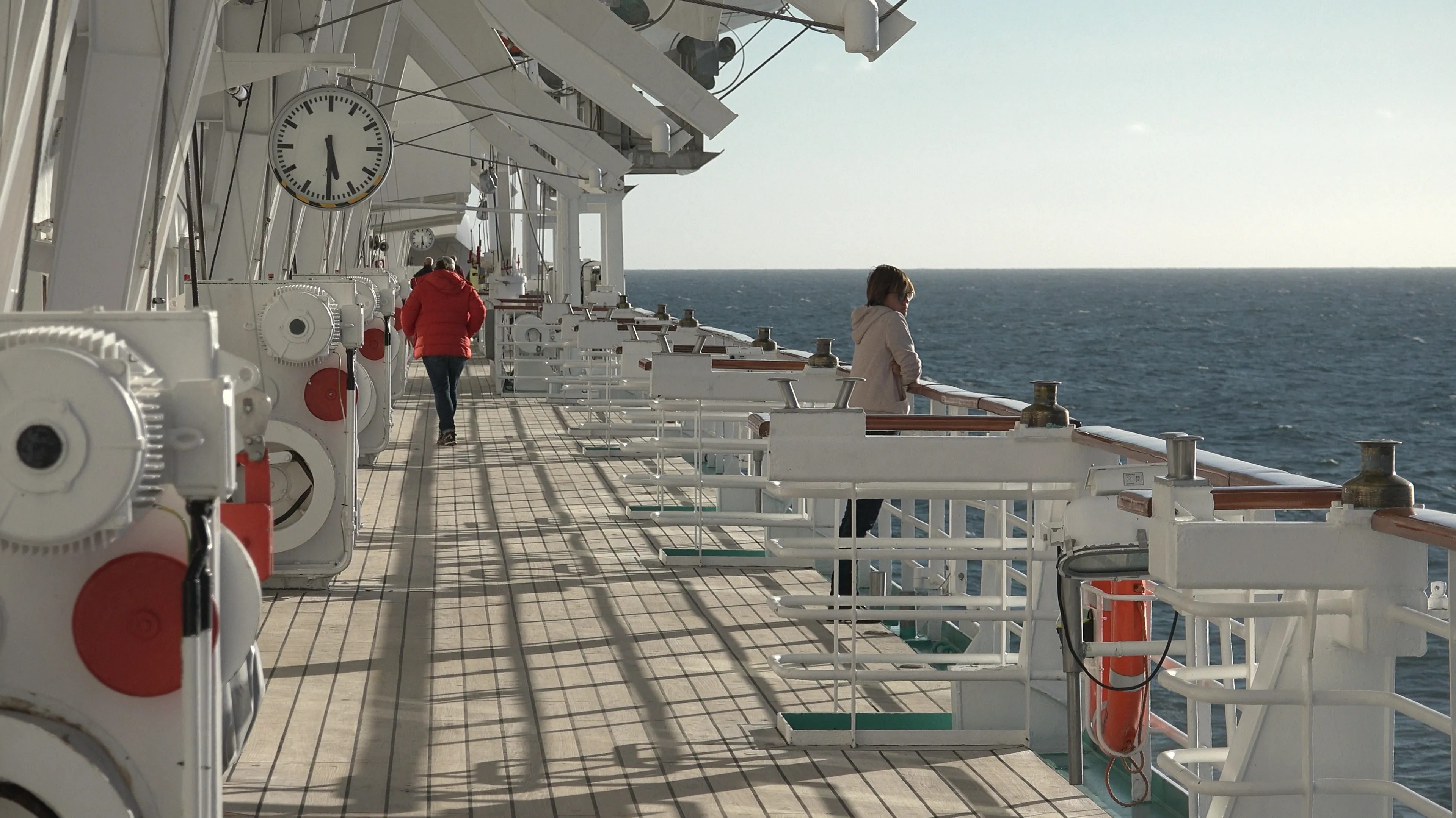 promenade decks | shipvideos.net